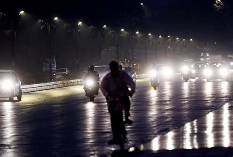 Delhiपटाखों के धुएं ने जहरीली की हवा दिल्ली नोएडा की वायु बहुत खराब