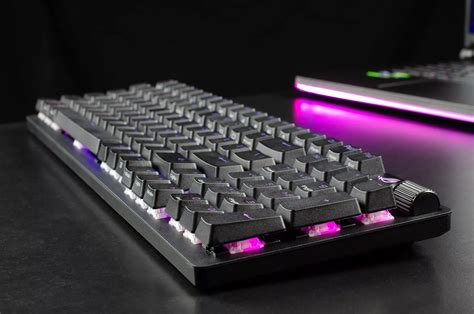 Hands On The Rog Strix Scope Ii Wireless Keyboard Keeps The Numpad Stays Slim Rog