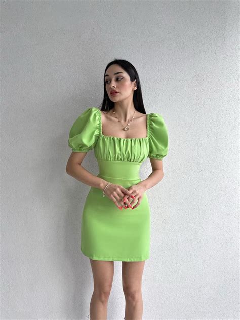 S Rt Dekolteli Mini Kad N Elbise Ye L