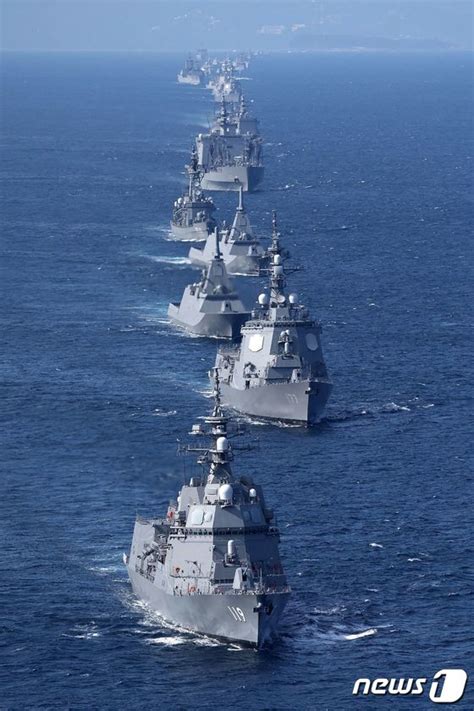 [사진] 14개국 참여 日 해상 자위대 창설 70주년 관함식 뉴스1