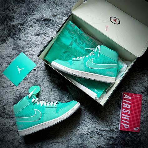 Mail Call 7 R Snkrs