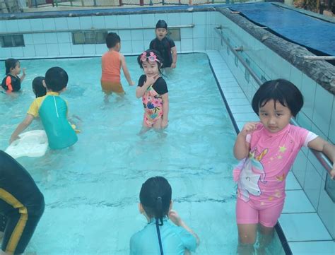 Kegiatan Bermain Air Di Kb Tk Santo Yoseph Santo Yoseph Sawah Besar