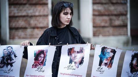 Пета седмица на протести в Иран Демонстранти скандират Долу диктатора Bgonair