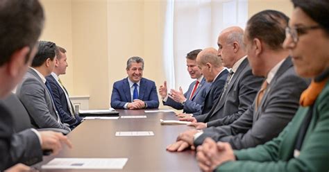 سەرۆکی حکومەت لەگەڵ هەردوو کۆنگرێسمان سێس مۆڵتن و براد شێرمان کۆبووەوە