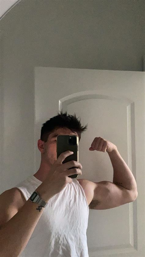 Muscular For Straight Muscular Curious Bros Sc Dooddguyy Scrolller