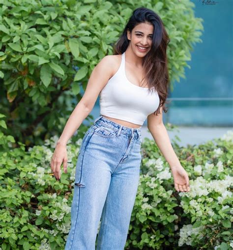 Daksha Nagarkar Sensuous Pics Jswtvtv