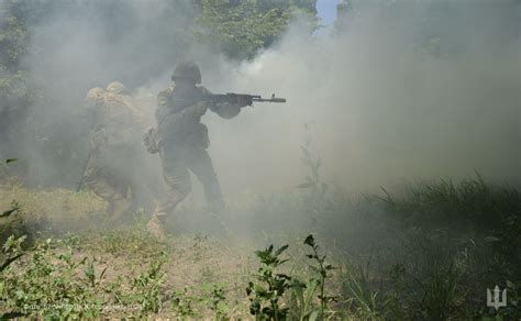 За добу ЗСУ знищили ще 1290 окупантів та 15 ворожих танків — Генштаб Вечірній Київ