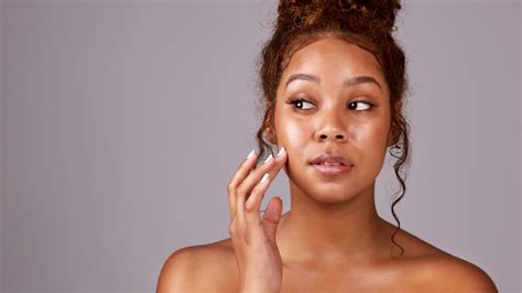 Applying Makeup How To Make 2024 Your Best Makeup Year Ever