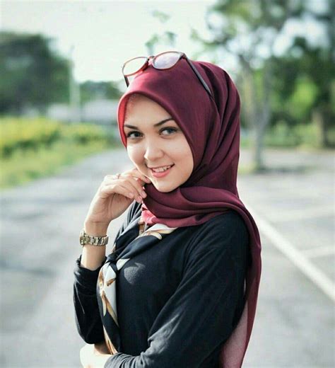 Pin On C Gadis Berhijab Arab Girls Hijab Hijab Muslim Women Hijab