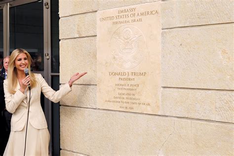 Las Imágenes Del Histórico Traslado De La Embajada De Estados Unidos En
