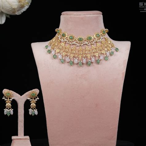 The Latest Trends On Gold Choker Necklaces And How To Style It For
