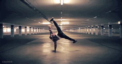 Pin Von Austin Simkins Auf Out My Mind Tanzbilder Romane