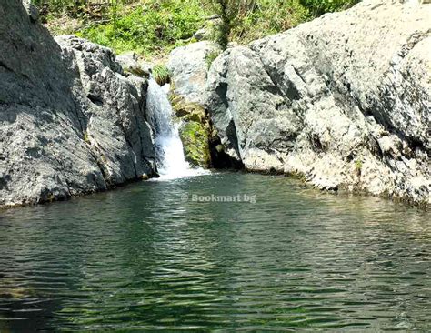 Водопад Скока Драконов камък