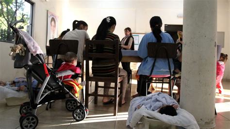 Un Centenar De Niñas Menores De 15 Años Son Madres En España Cada Año