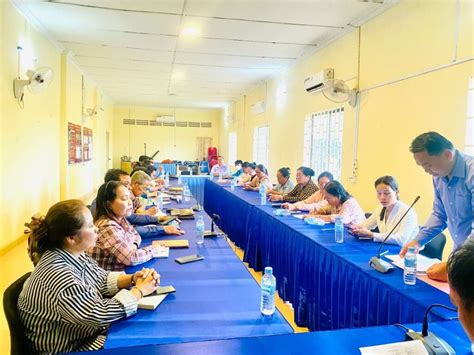 លោក ជា ច័ន្ទកញ្ញា អភិបាលស្រុក ចាត់លោក សួស ម៉ៅ នាយករដ្ឋបាលសាលាស្រុក