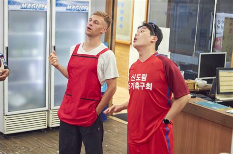 손흥민 잔뜩 주눅 든 모습 포착김민재 조기축구회 새 멤버 될까 Snl 코리아