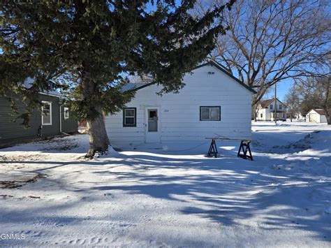 202 2nd St Sw Zeeland Nd 58581 ®