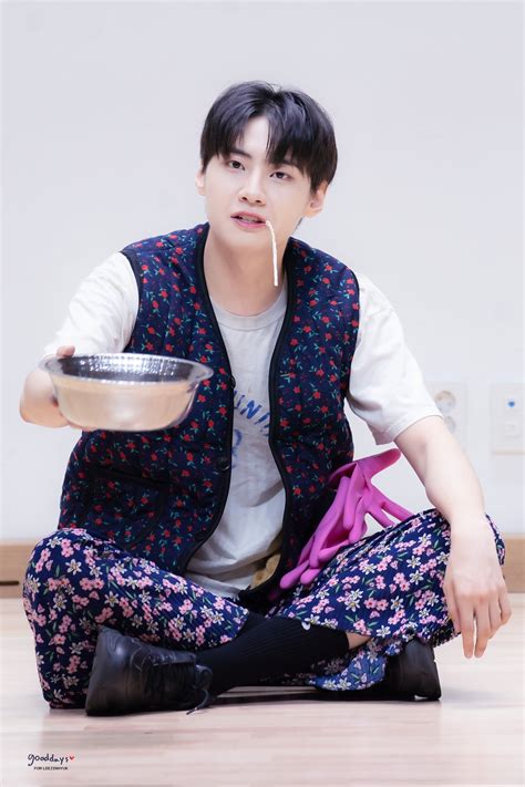 남자아이돌 팬싸인회에서 하루에 모두 일어난 일 인스티즈instiz 이슈 카테고리