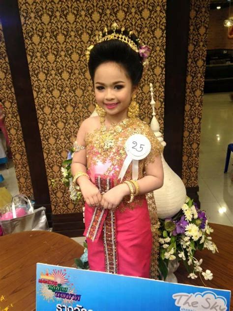 ชุดประกวดนางนพมาศเด็กน้อยจร้าาา ร้านลูกไม้เลื่อม Facebook