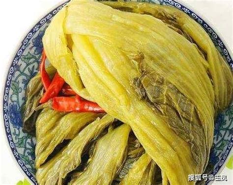 腌酸菜时别傻傻只放盐多做这一步酸爽可口放一年也不会坏 东方养生频道 东方养生