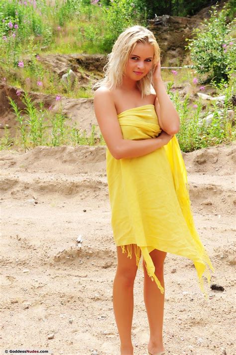 Pauline Erotic Models R Hub