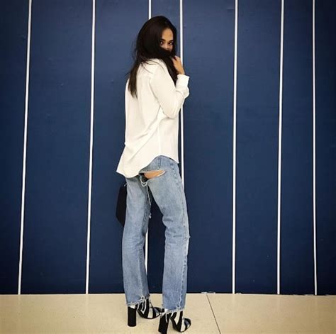 26 ไอเดียใส่กางเกงยีนส์ให้แซ่บ แบบคนดัง Ladyissue เว็บรีวิวเครื่องสำอาง ชุมชนผู้หญิง ฮาวทู