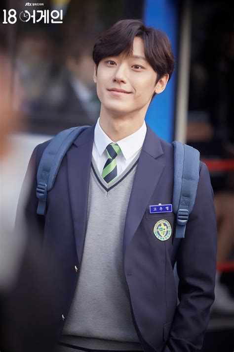 요즘 핫한 20대 신인 라이징 남자배우 3 이거 볼랩