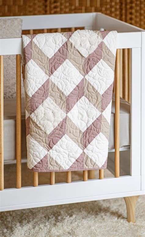 Simple Pattern Stacking Blocks Geometrical Quilt Quilting Tutorials Missouri Star Quilt Co