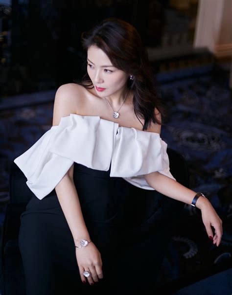 影视女演员，惊艳美女—刘涛！财经头条