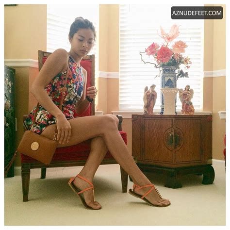 Maxine Medina Feet Aznudefeet