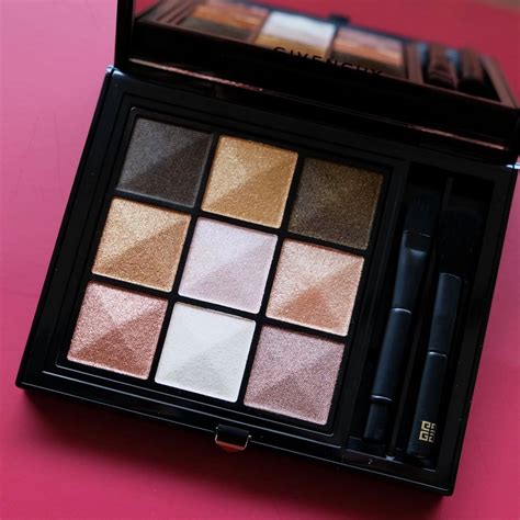 Новая палетка для скульптурирования лица Laura Mercier Flawless ...