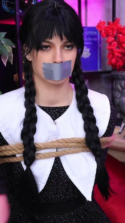 الأربعاء شقيقة آدامز صورة التناسخ الأربعاء التحول Youtube