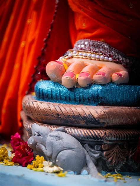 Lesbian Foot Worshipping Photos Download The Best Free Lesbian Foot
