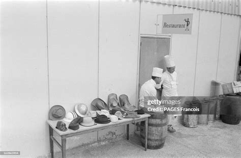 Oil In Hassi Messaoud Algérie Le 16 Février 1959 Le Journaliste