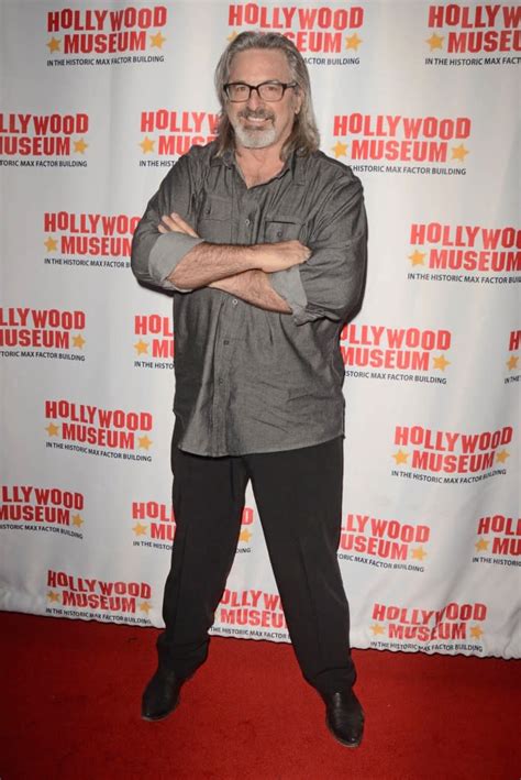 Lizzie Mcguire Dad Robert Carradine Reveals Residual Check Is A Thing