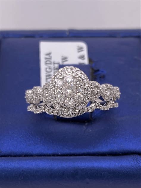 10k White Gold 100 Ct Diamond Engagement Ring Set