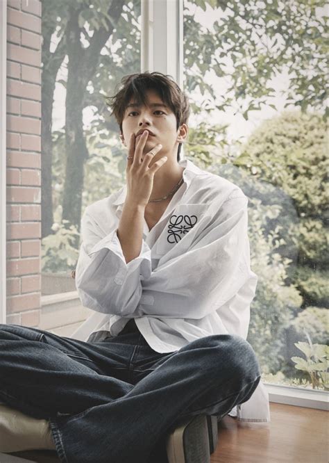 Pin Di Michelle Erdmann Su Asian Faceclaims Attori