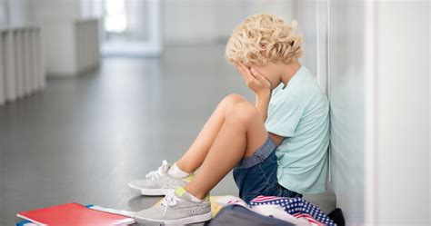 「偏見や差別」はなぜ生まれる、社会心理学の観点から読み解く ニュース3面鏡 ダイヤモンド・オンライン