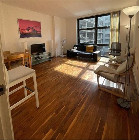 Discovery Dock West Tower South Quay Canary Wharf London E14 9rt 1 Bed Flat £2 197 Pcm £