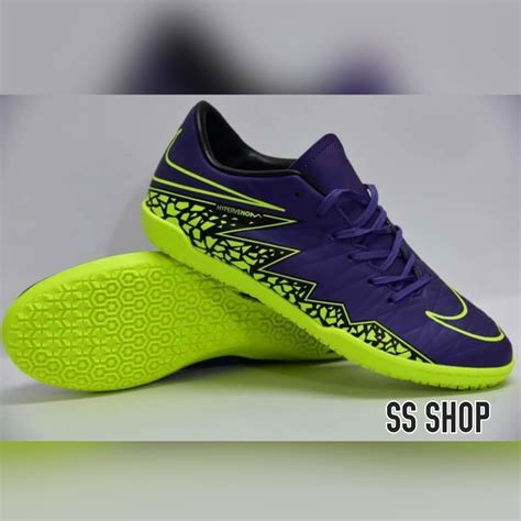 รองเท้าฟุตบอล ฟุตซอล ร้อยปุ่มราคาถูก