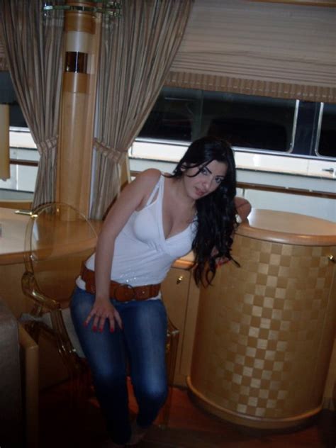 Beauty Of Queens Hill Tour With Nepali Girl