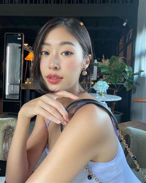 ยิปซี คีรติ ฉีกแนวคริสต์มาส นุ่งบิกินี่โชว์หุ่นเด็ด บราแหวกเต้าแทบอุ้ม