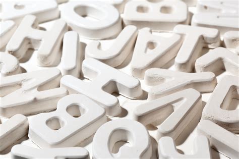 타이포그래피 디자인이 브랜드에 미치는 영향 브랜코스