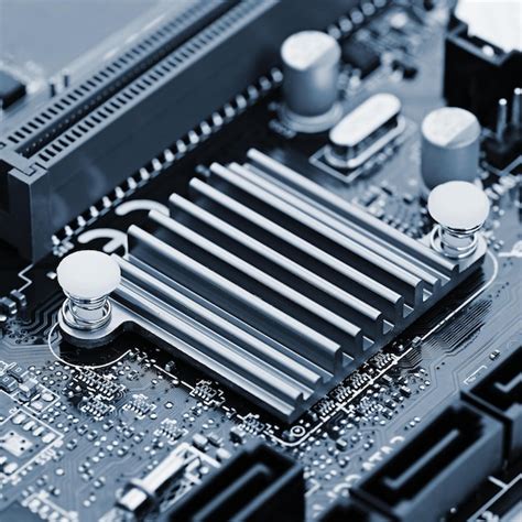 Pcb의 구성 요소 Pc 칩 커패시터 및 개인용 컴퓨터 마더보드의 커넥터 현대 기술 배경 프리미엄 사진