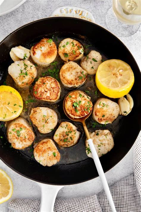 The Best Pan Seared Scallops L A Farmgirls Dabbles