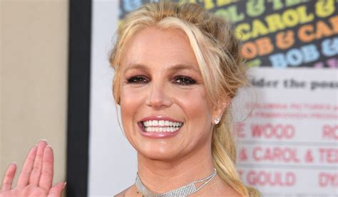 Britney Spears In Bathing Suit Says Life Is Good — Celebwell