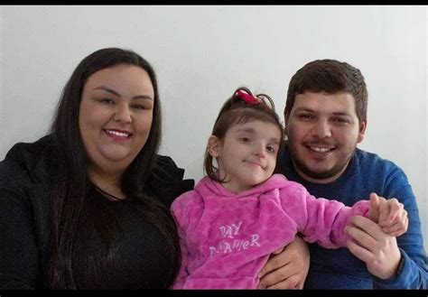 Família De Parobé Faz Campanha Para Comprar Cadeira De Rodas Para