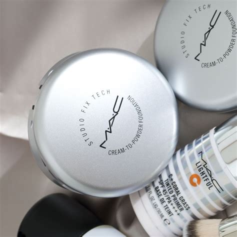 하루종일 딱 붙는 밀착력 맥 신상팩트 스튜디오 픽스 테크 파데 결이 다르군 네이버 블로그