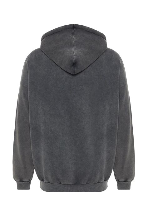 Эрэгтэй малгайтай цамц