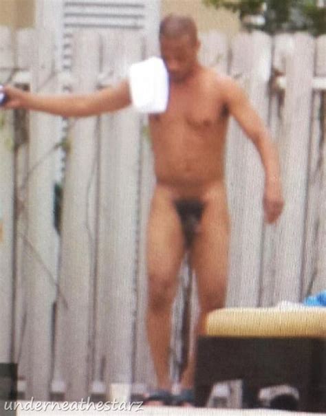 OMG He S Naked Rapper T I OMG BLOG